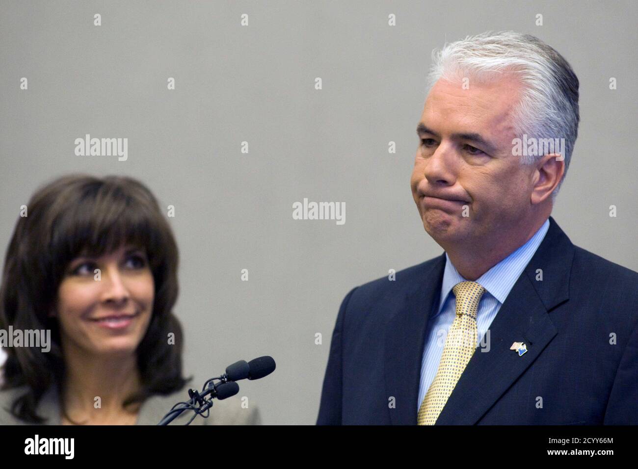 Senator john ensign darlene ensign hi-res stock photography and images ...