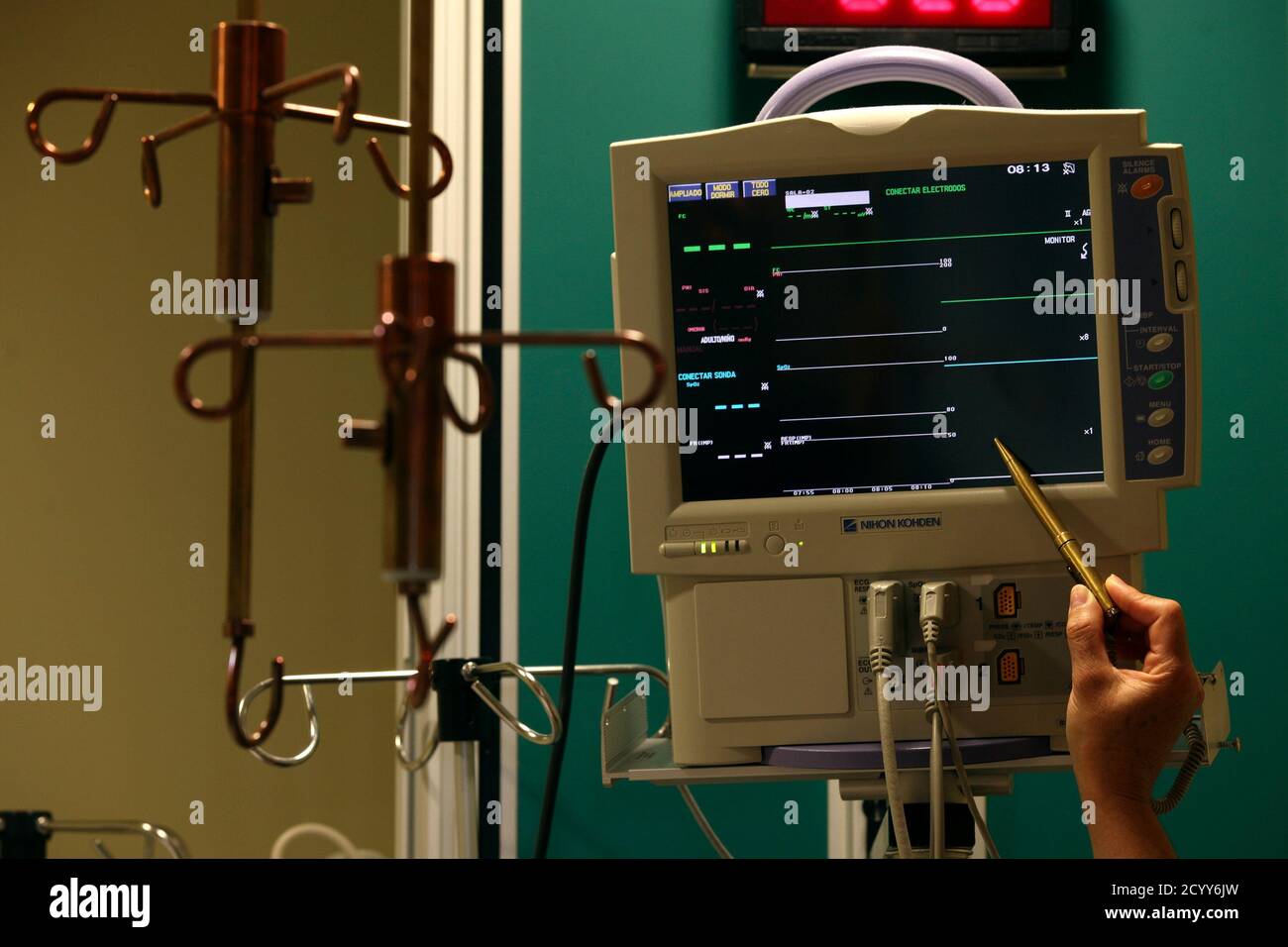 Electrocardiograph machine hi-res stock photography and images - Alamy