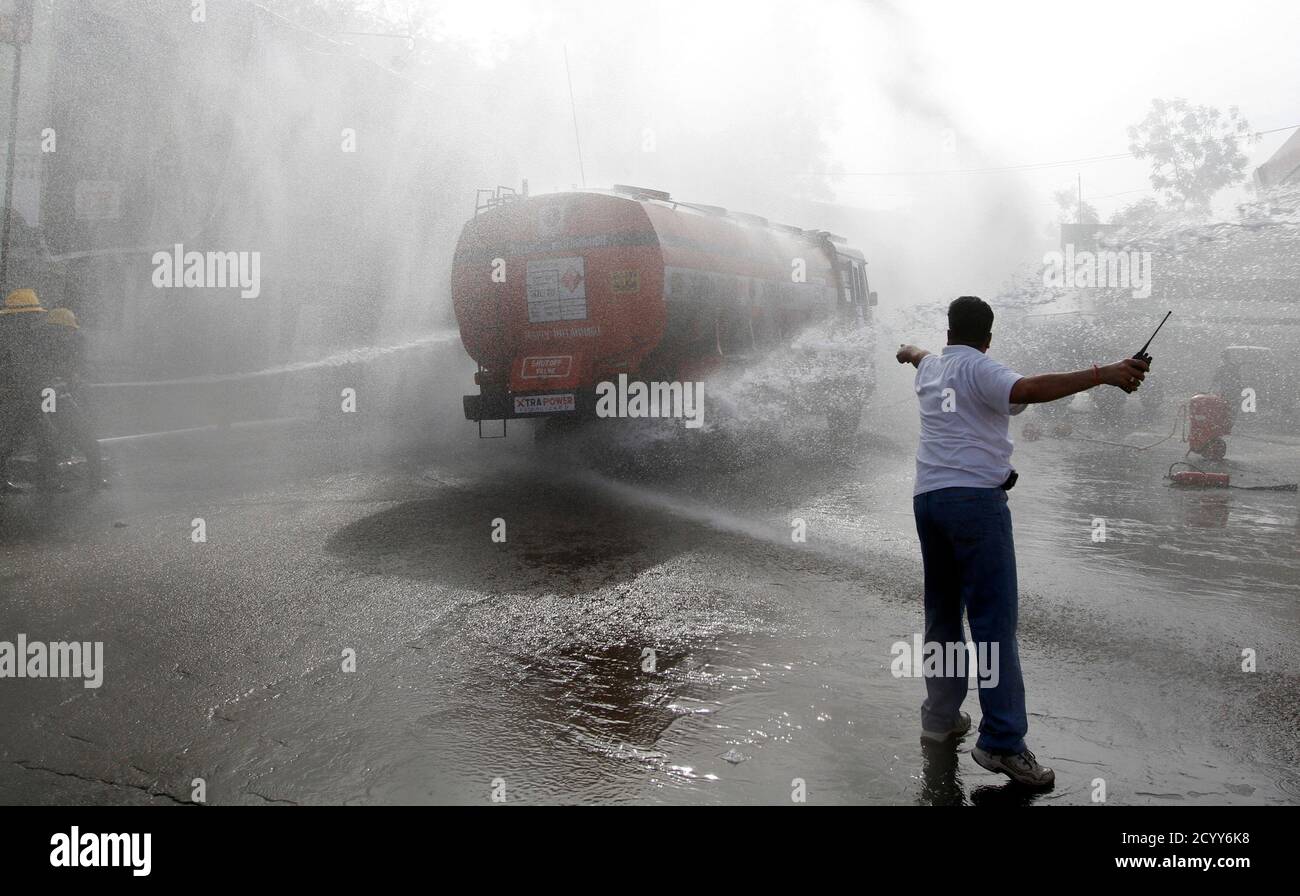 Indian tanker hi-res stock photography and images - Alamy