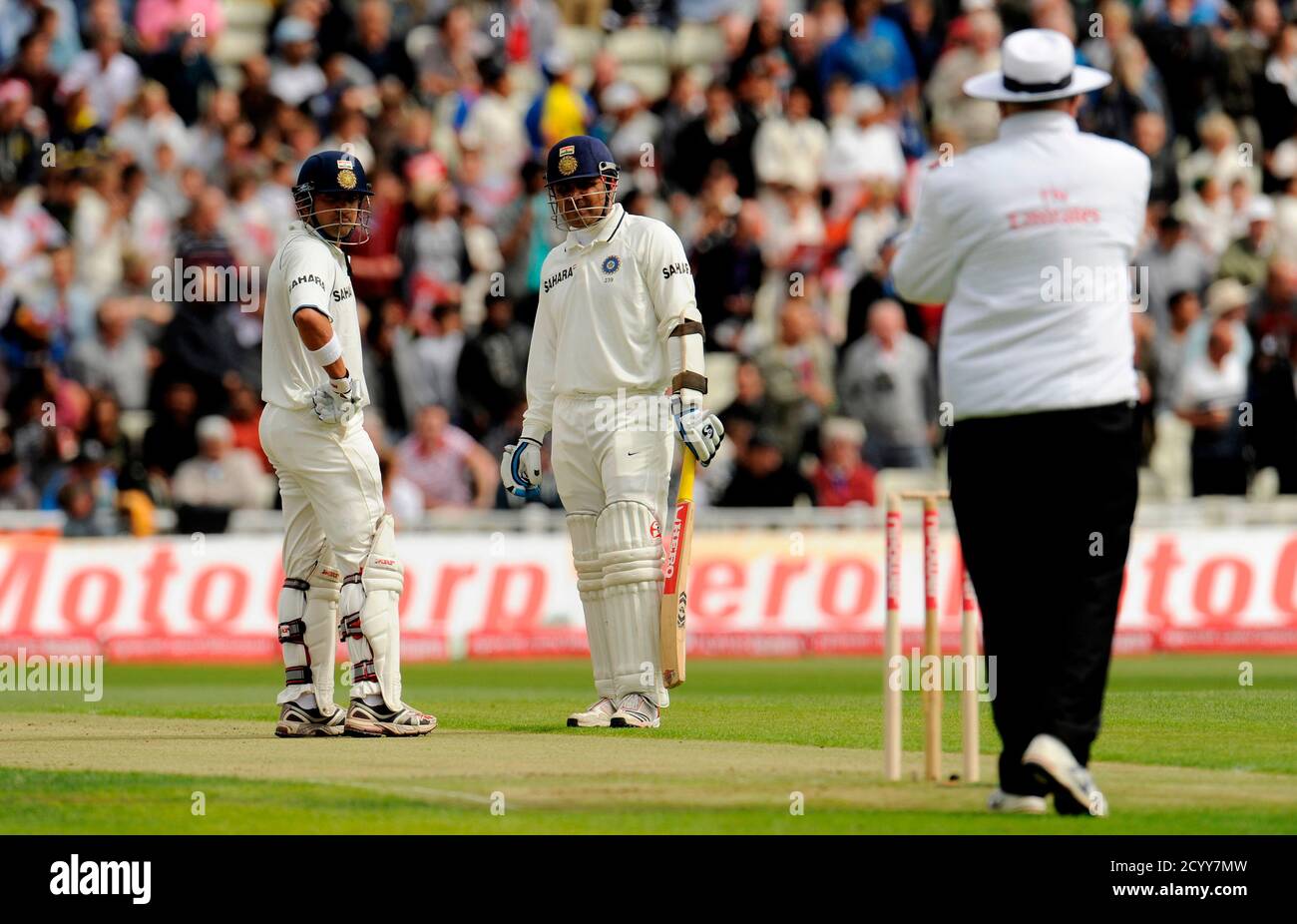 Cricket umpire signals out hi-res stock photography and images - Alamy