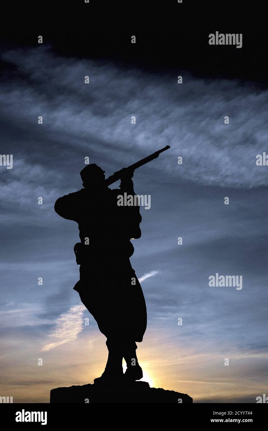 Bronze statue french rifleman hi-res stock photography and images - Alamy