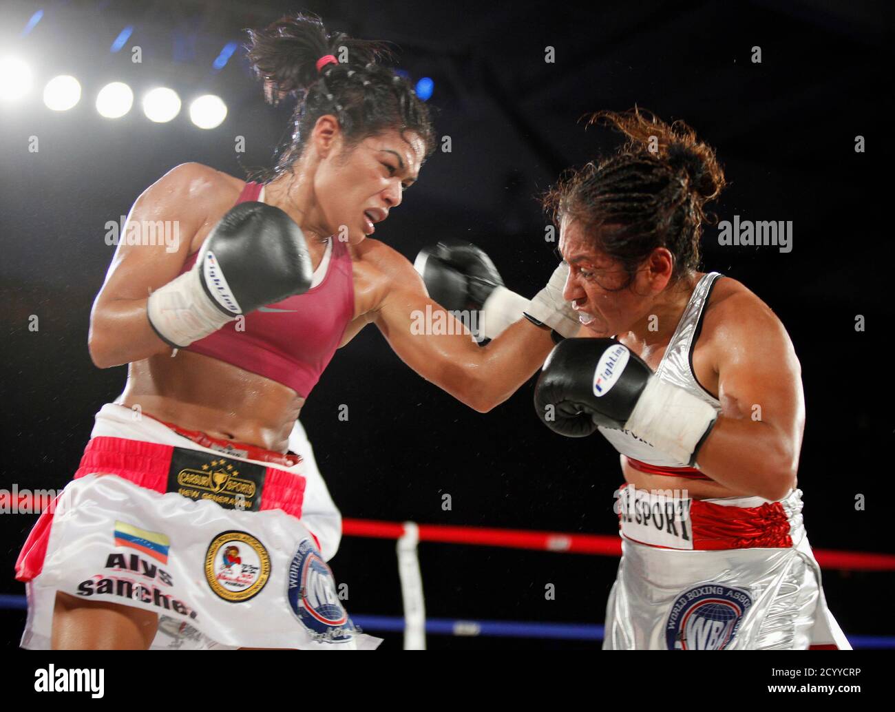 Female bantamweight hi-res stock photography and images - Alamy