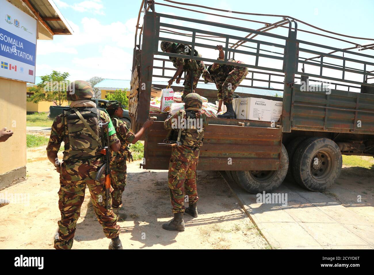 Kenyan soldiers serving under the African Union Mission in Somalia ...