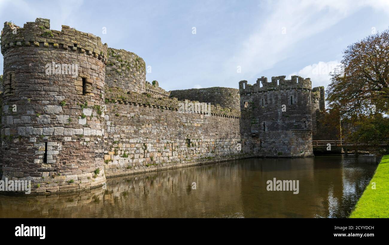 Beaumaris castle entrance hi-res stock photography and images - Alamy