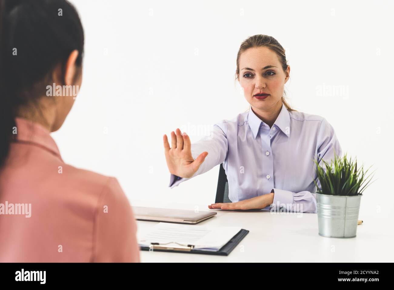 White job applicant hi-res stock photography and images - Alamy