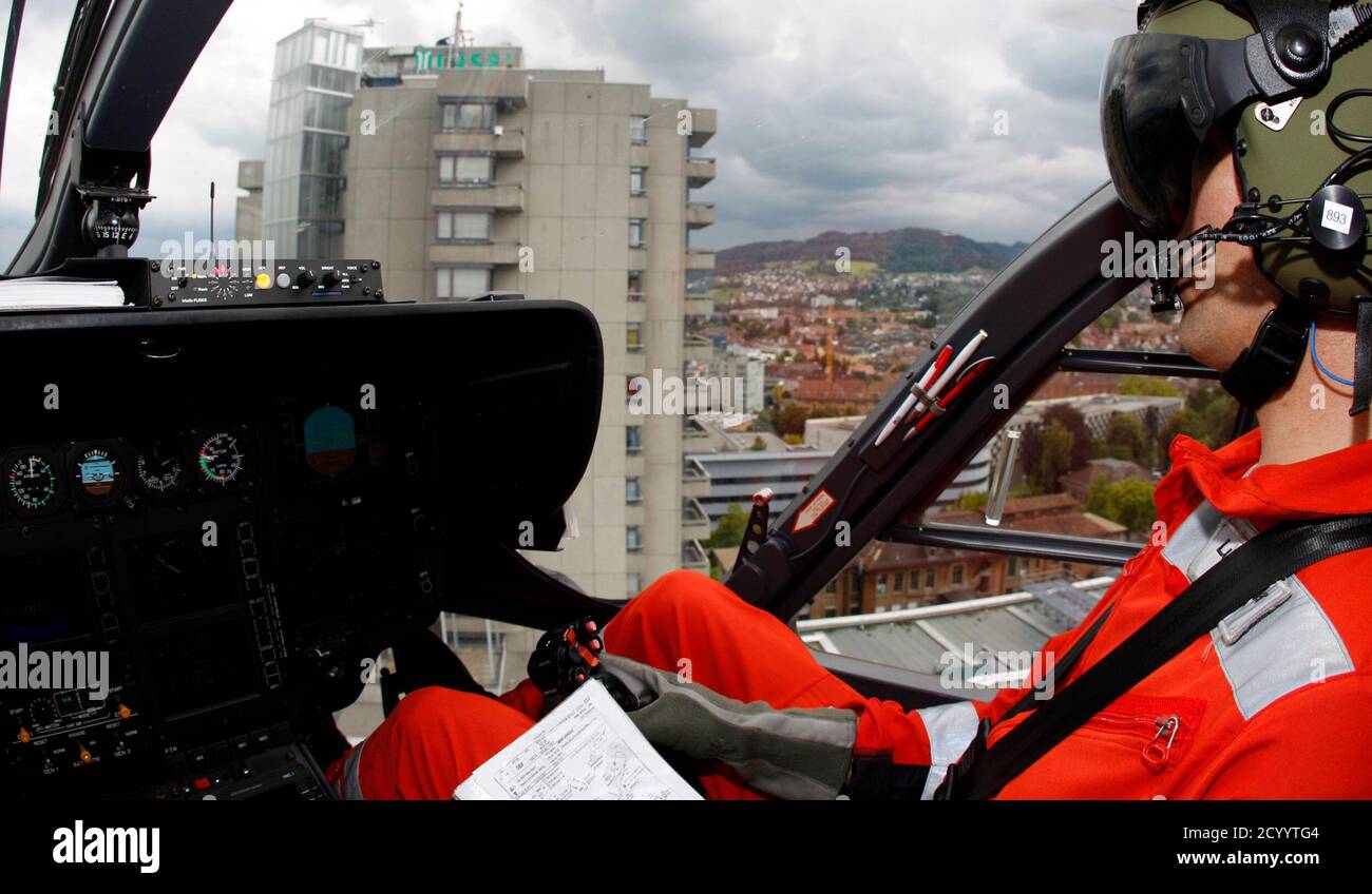 Helicopter in flight procedure hi-res stock photography and images - Alamy