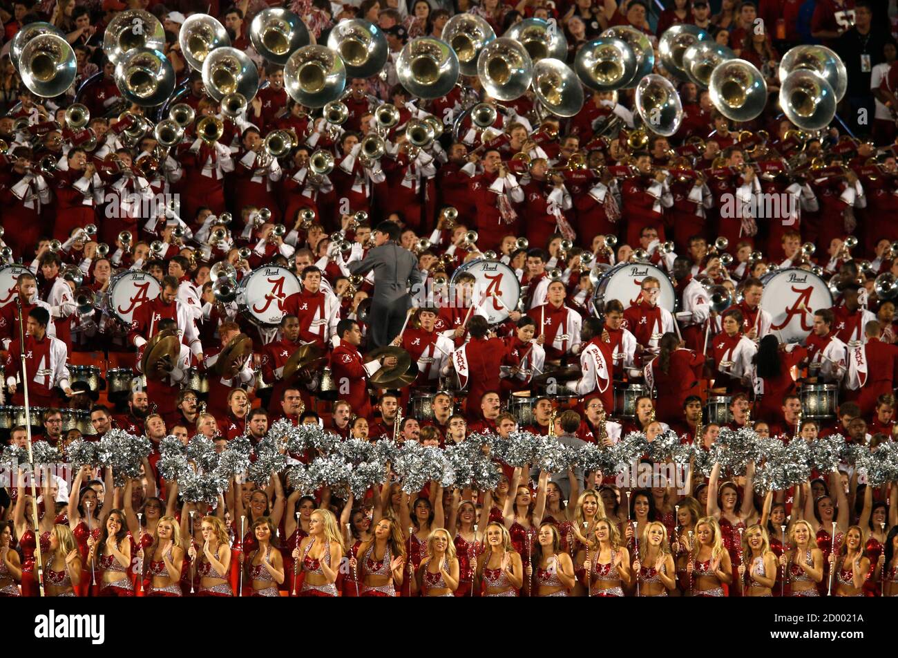 Alabama crimson tide cheerleaders hi-res stock photography and images ...