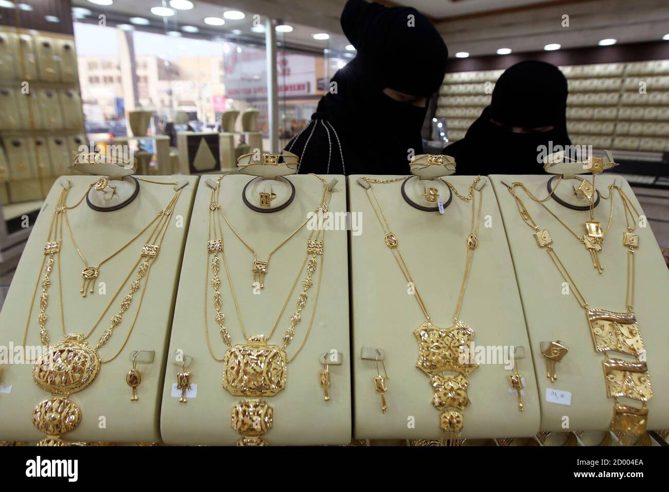 Gold Shop Riyadh High Resolution Stock Photography and Images - Alamy