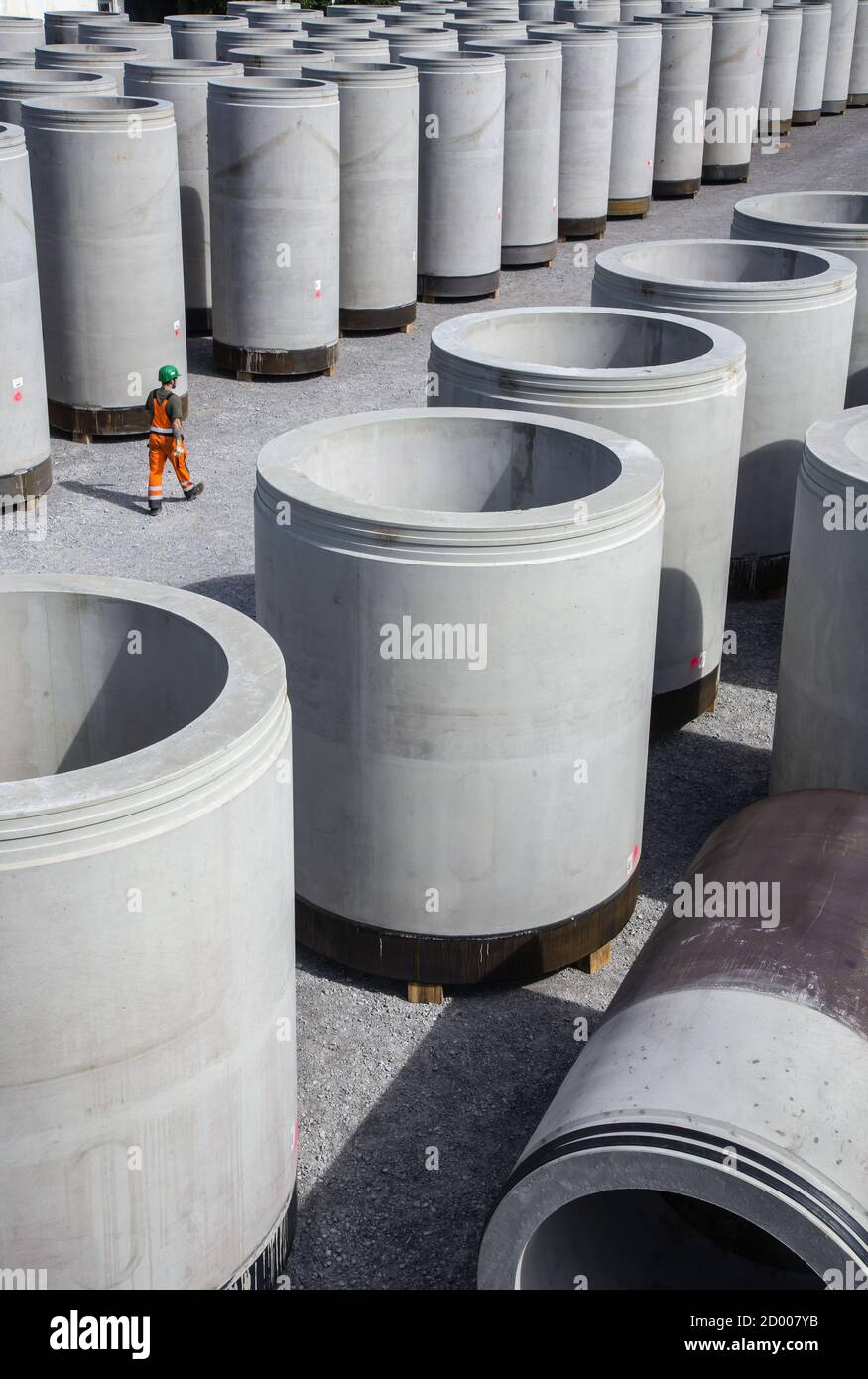 Reinforced concrete jacking pipes hi-res stock photography and images ...