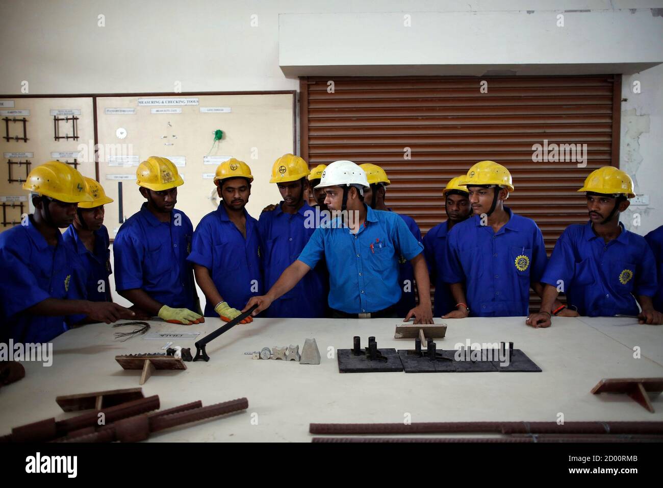 Group Of Indian Construction Workers High Resolution Stock Photography ...