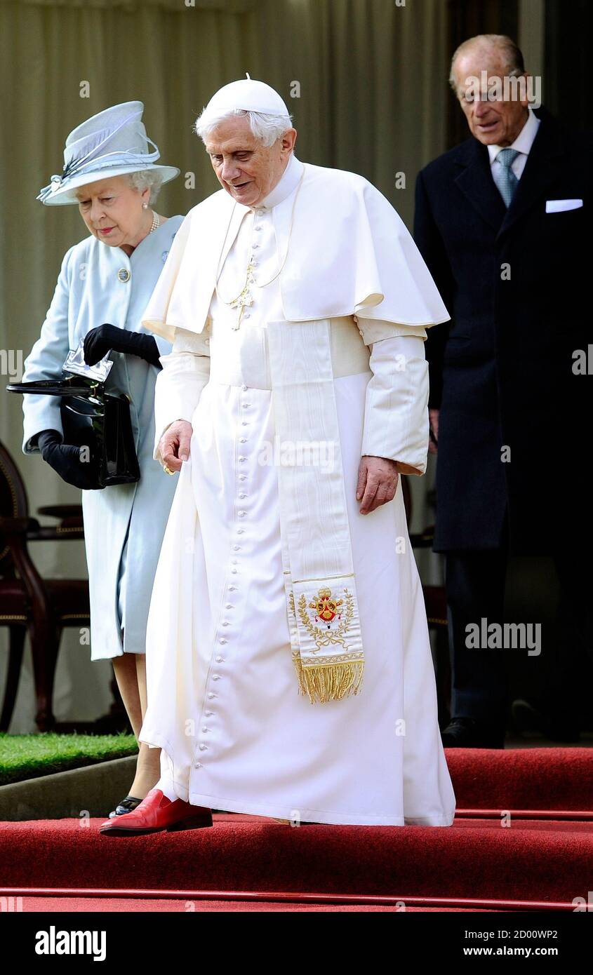 Queen elizabeth pope benedict hi-res stock photography and images - Alamy