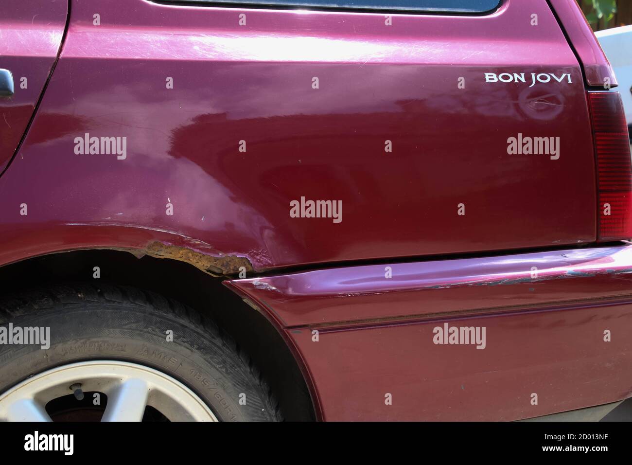 Damaged close up wreckage accident hi-res stock photography and images ...