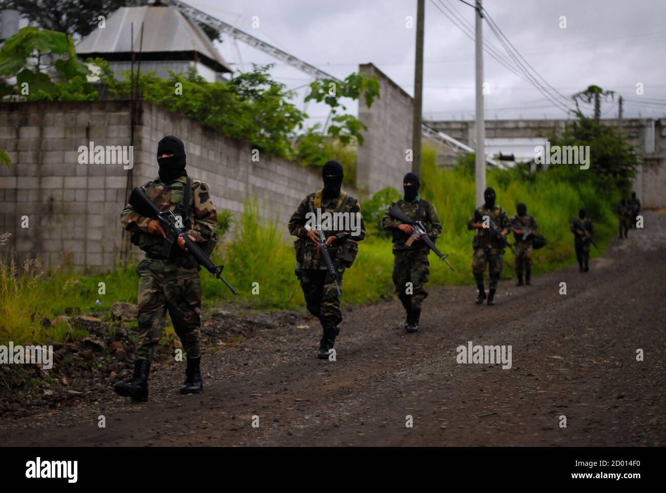 Two gang gangs hi-res stock photography and images - Alamy