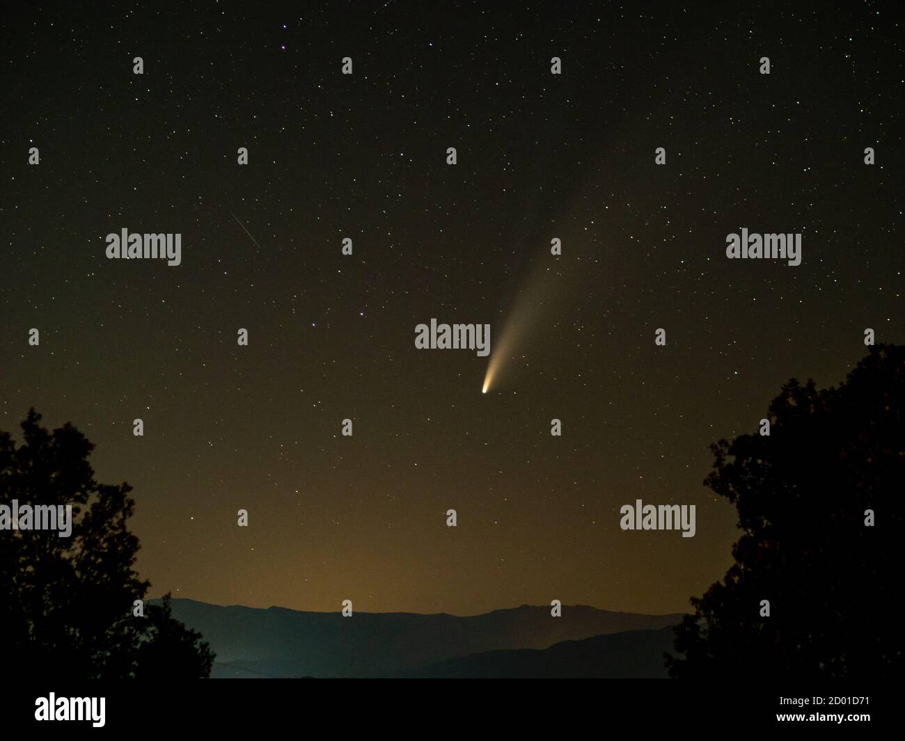 Mesmerizing view of the falling star on the night sky Stock Photo - Alamy