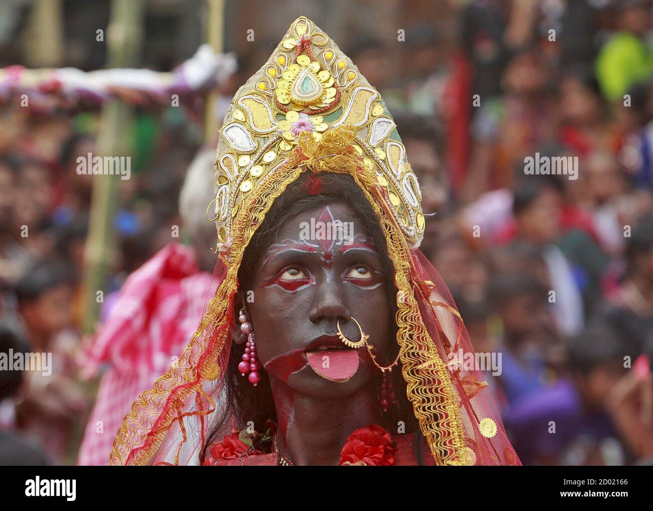 Dressed as goddess kali hi-res stock photography and images - Alamy