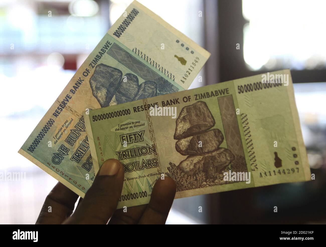 Hundred trillion dollar bank notes hi-res stock photography and images ...