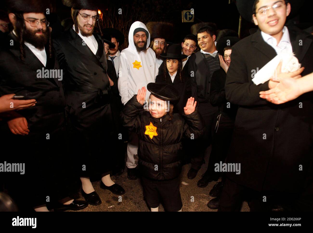 Yellow star jew hi-res stock photography and images - Alamy