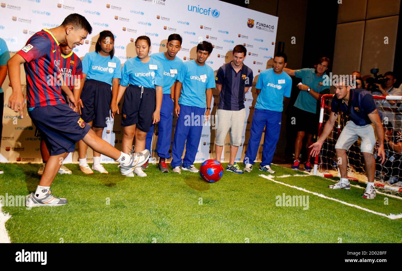 Children with disabilities football hi-res stock photography and images ...