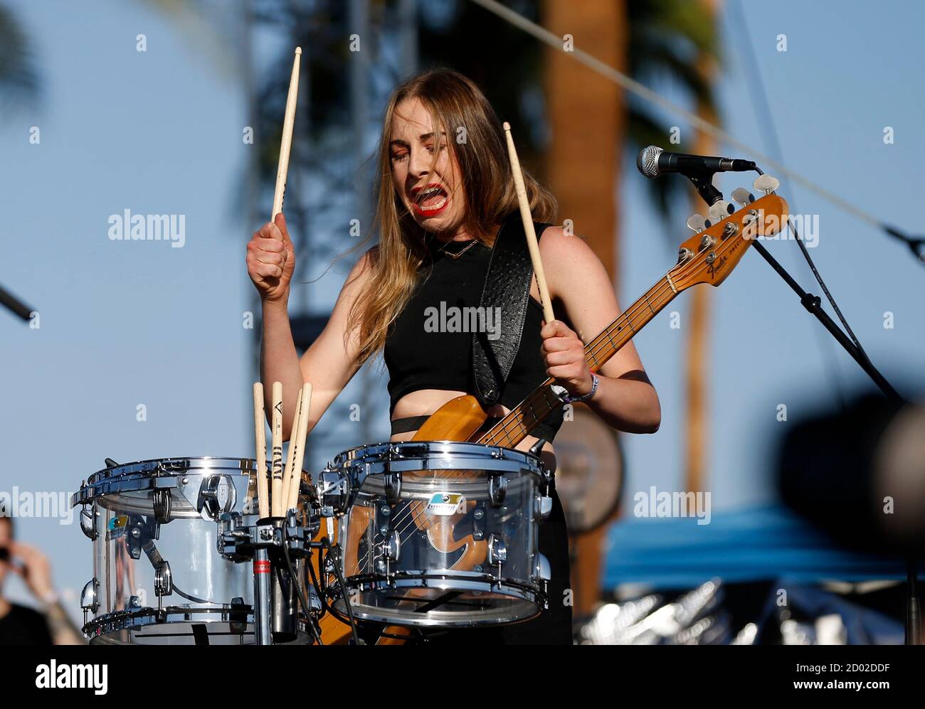 Este haim of the band haim hi-res stock photography and images - Alamy