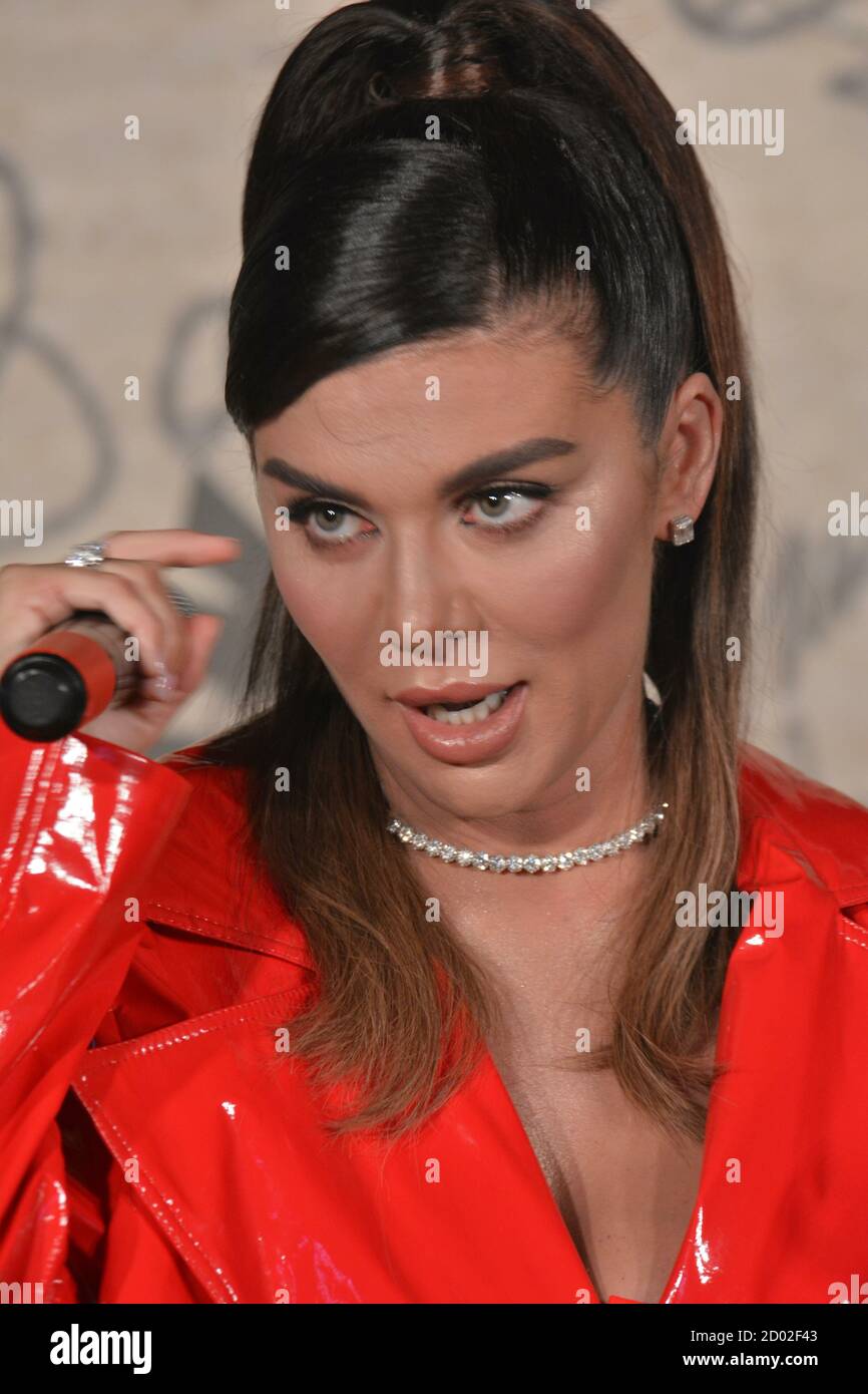 Russian singer, actress and TV presenter Anna Sedokova presented her ...