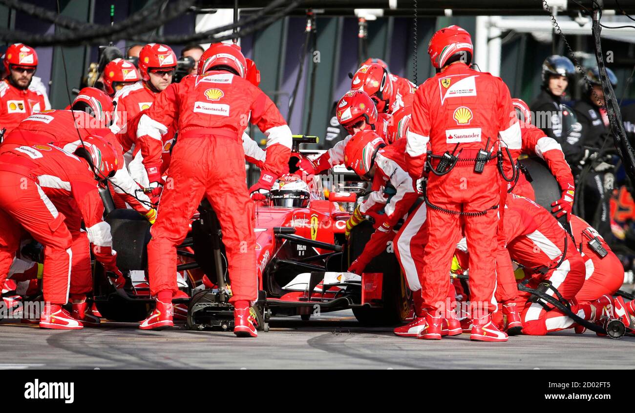 F1 tyre change hi-res stock photography and images - Alamy