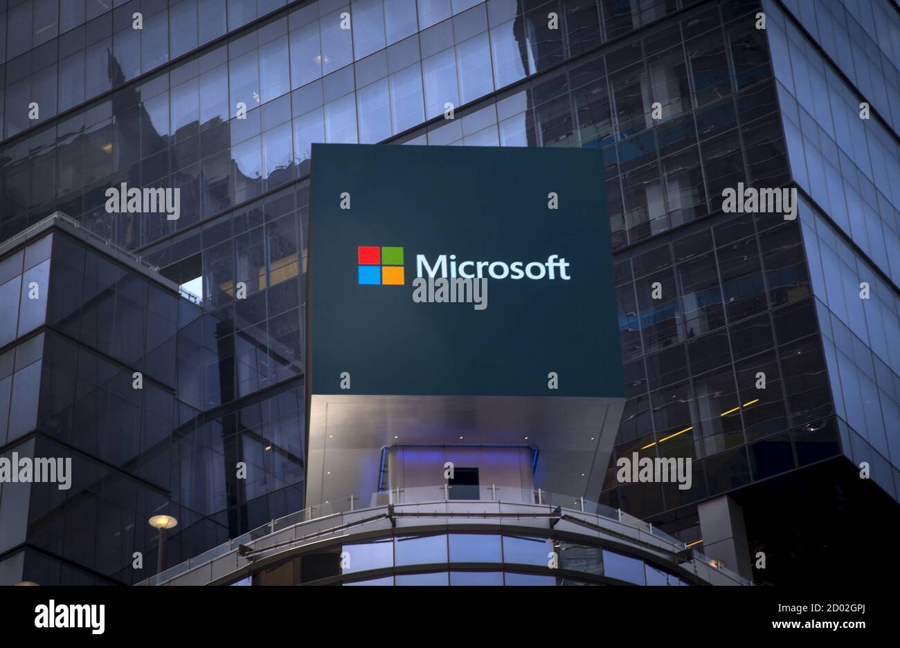 Microsoft windows 10 launch hi-res stock photography and images - Alamy