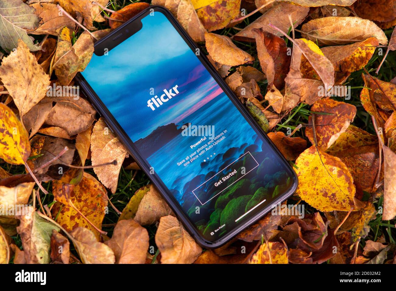 Flickr logo hi-res stock photography and images - Alamy