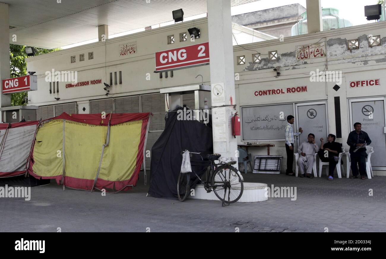 Compressed natural gas pakistan hi-res stock photography and images - Alamy