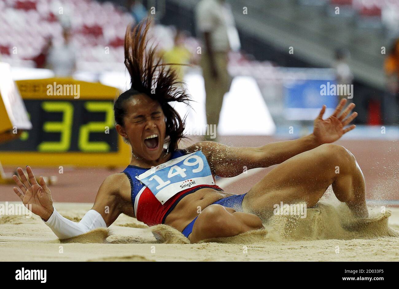 Womens long jump finals hi-res stock photography and images - Alamy