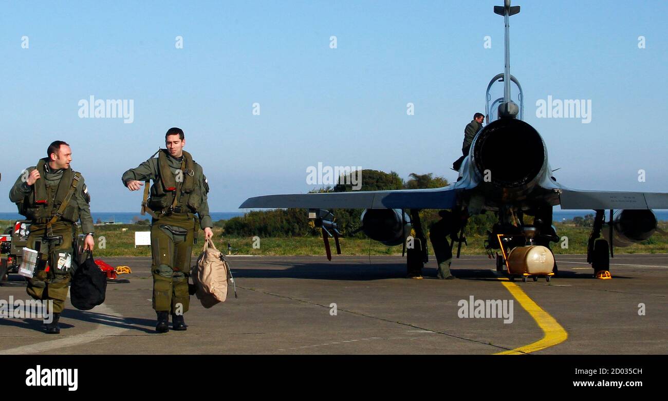 French mirage 2000 fighter jets hi-res stock photography and images - Alamy
