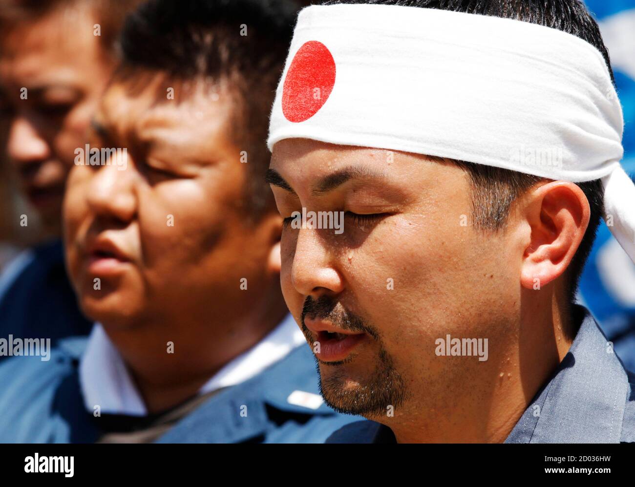 Japanese right wing group yasukuni shrine hi-res stock photography and ...