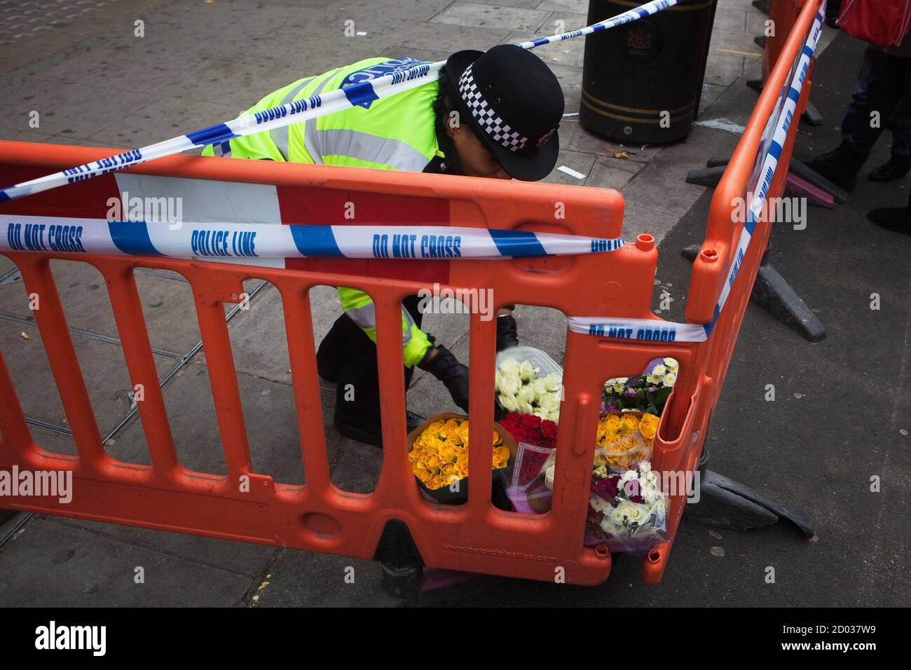 Crime police officer death murder hi-res stock photography and images ...