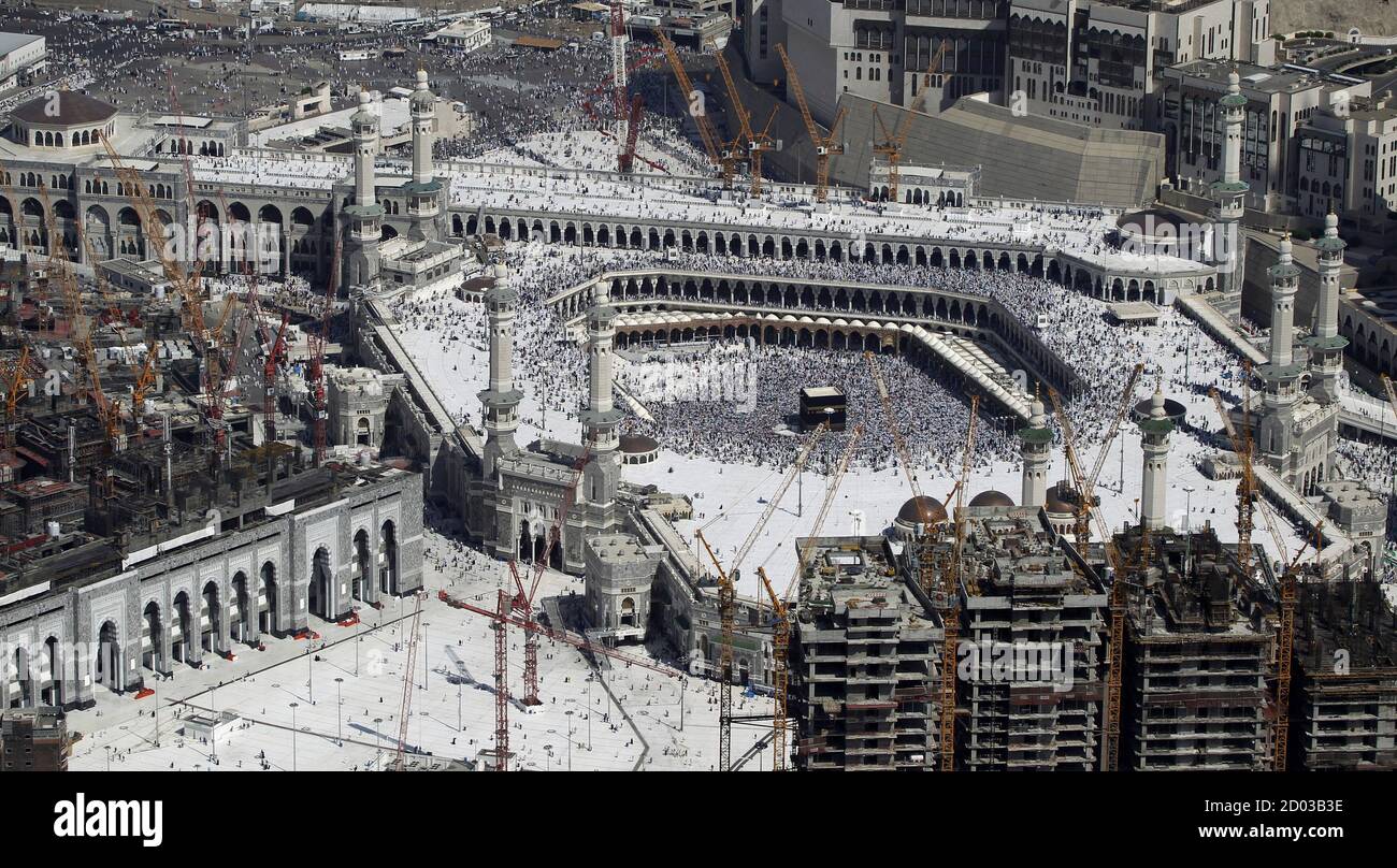 Grand mosque mecca aerial view hi-res stock photography and images - Alamy