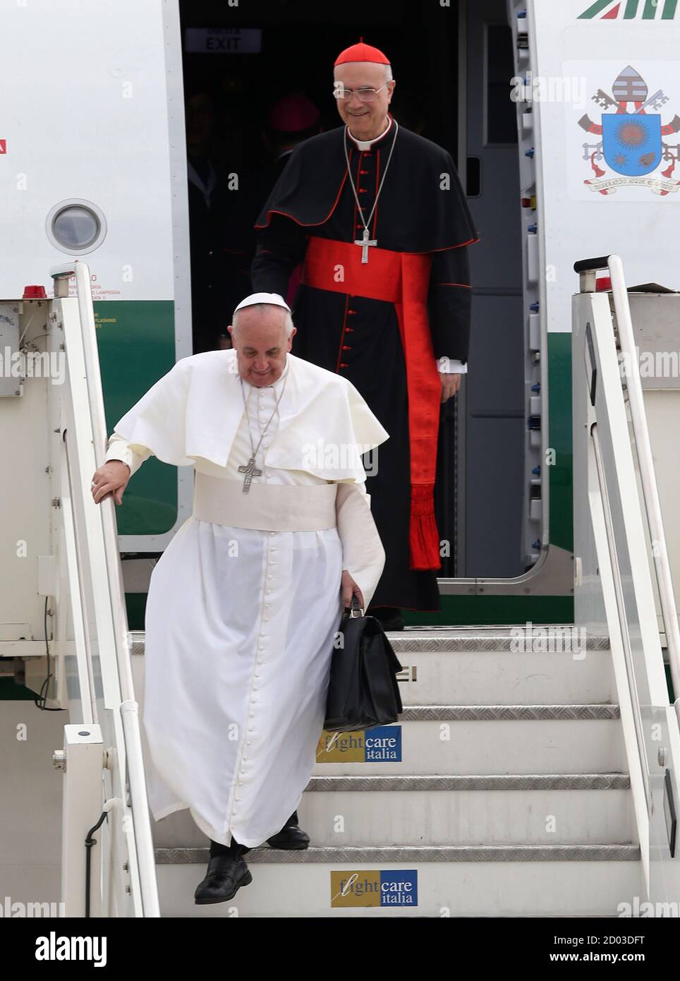 Cardinal tarcisio bertone hi-res stock photography and images - Alamy
