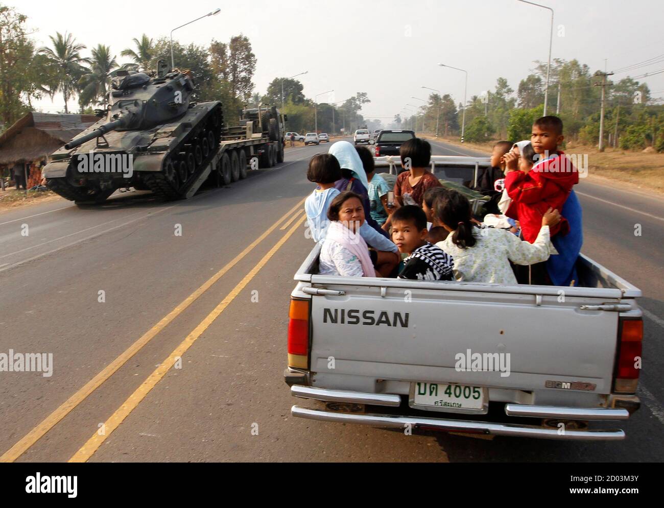 Tank standoff hi-res stock photography and images - Alamy