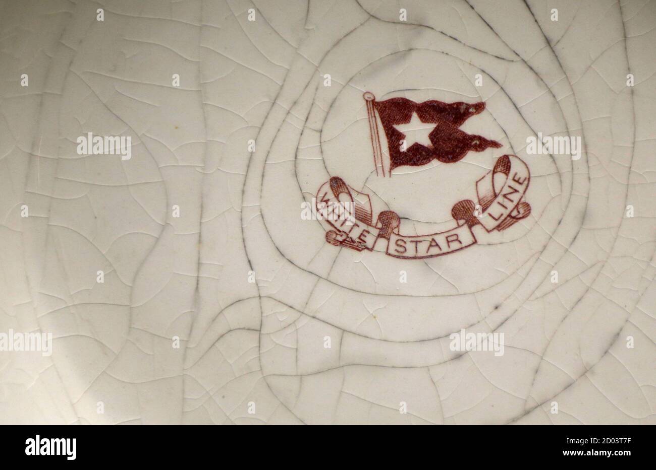 White star logo titanic hi-res stock photography and images - Alamy