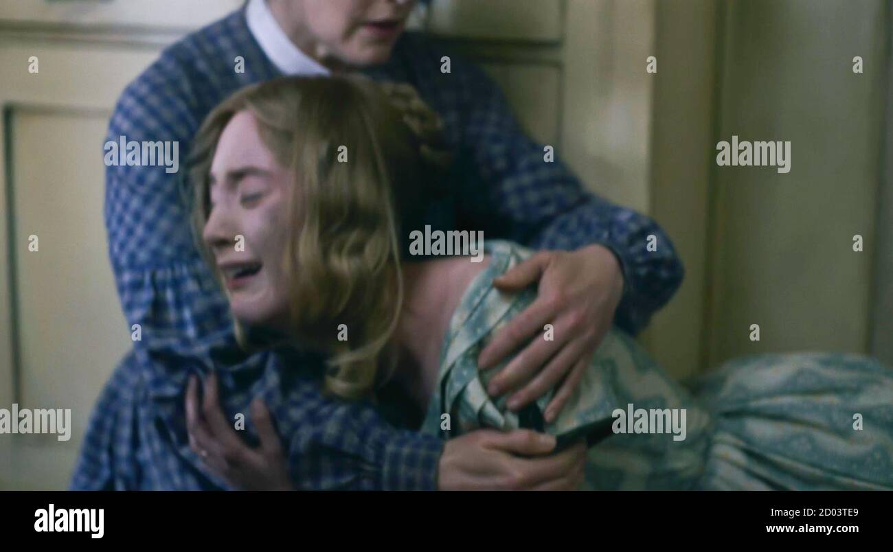 USA. Kate Winslet and Saoirse Ronan in a scene from the ©Neon movie ...