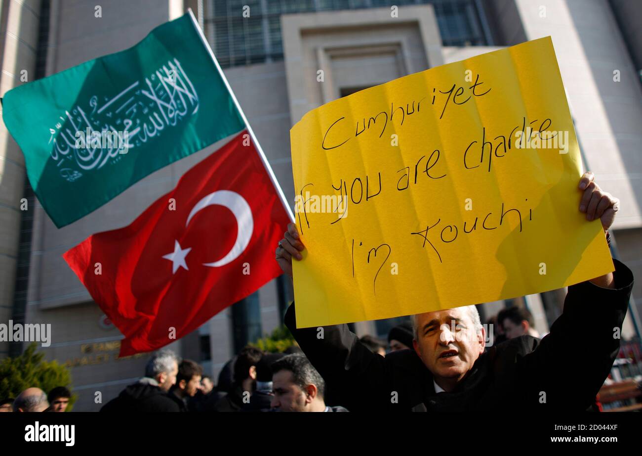 Islamic newspaper hi-res stock photography and images - Alamy