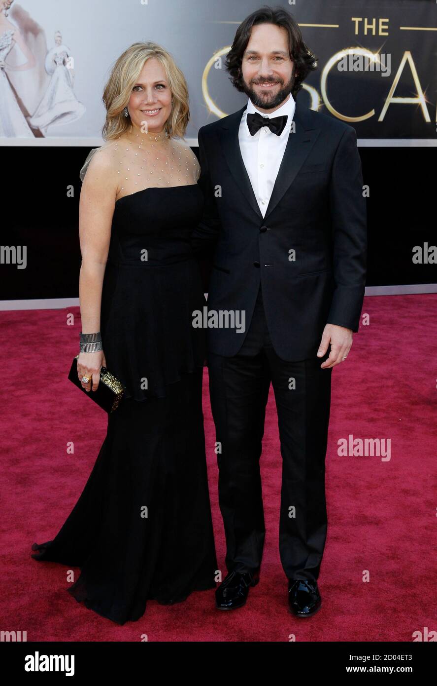 Paul rudd and wife julie yaeger hi-res stock photography and images - Alamy