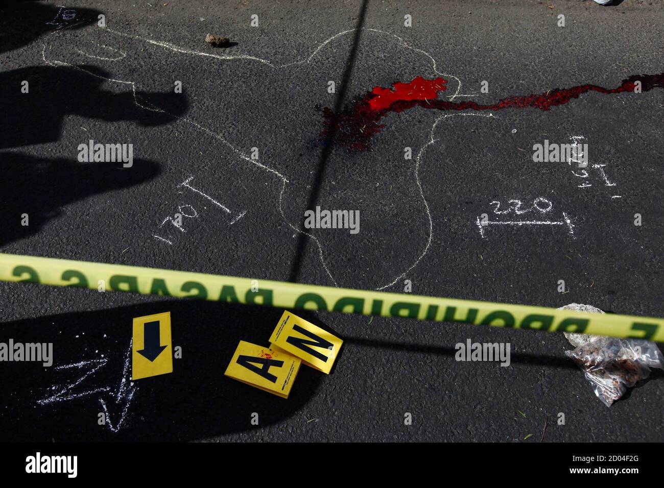 Chalk outline crime scene hi-res stock photography and images - Alamy