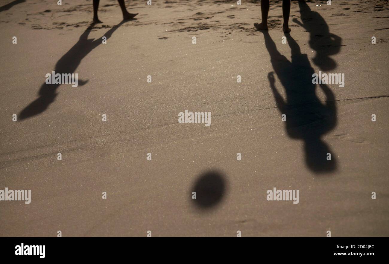 Keepie uppie hi-res stock photography and images - Alamy