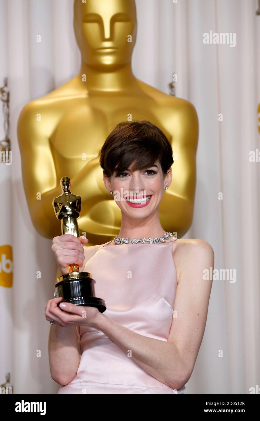 Anne hathaway les miserables oscar hi-res stock photography and images ...