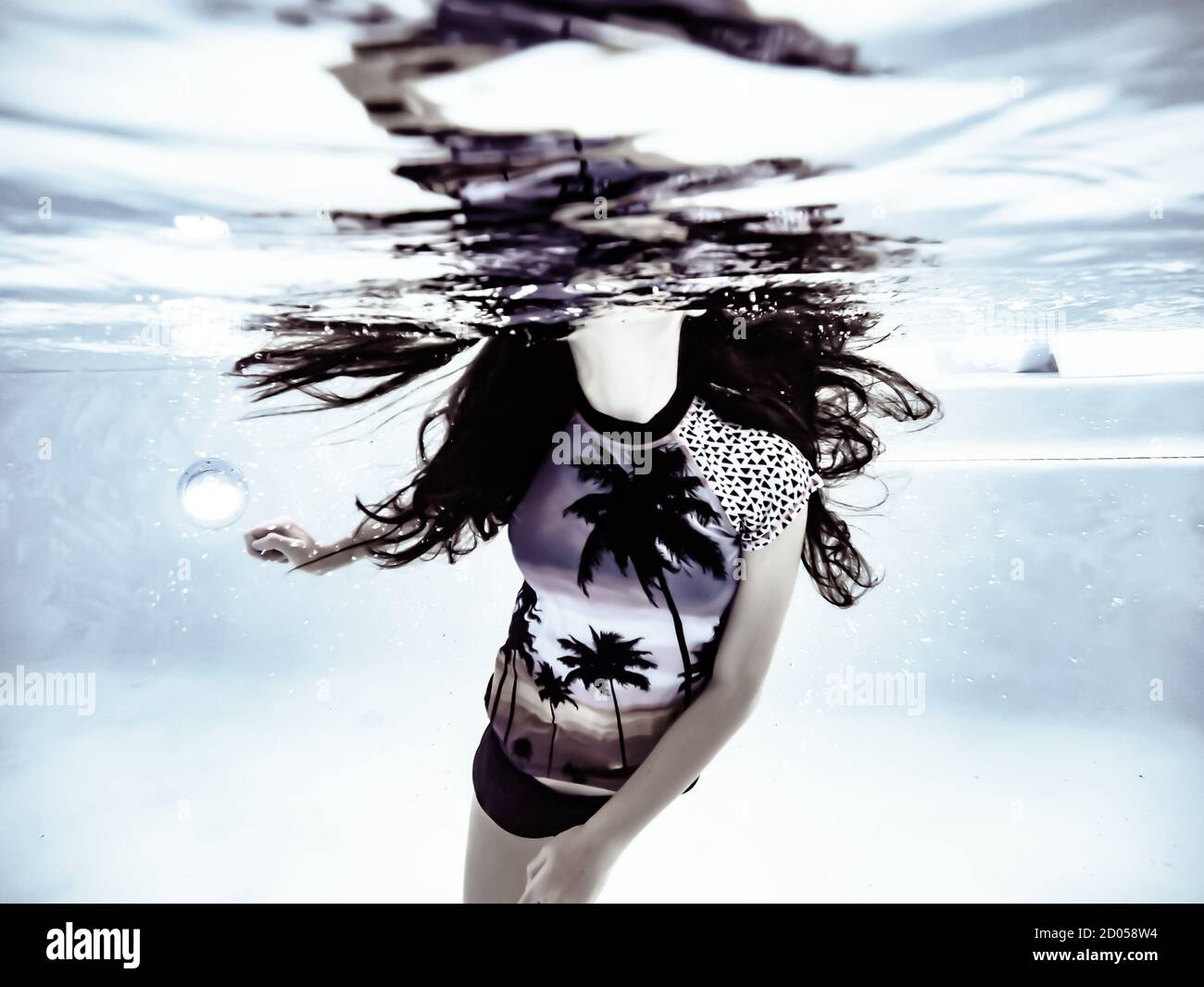 Underwater girl hair hi-res stock photography and images - Alamy