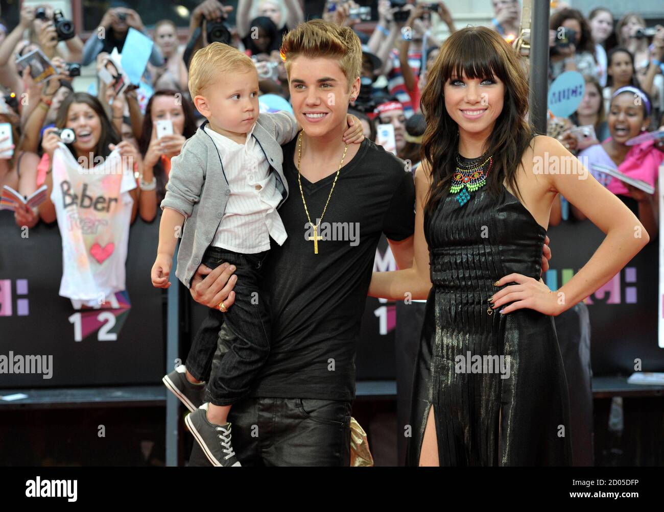 Jaxon bieber and carly rae jepsen hi-res stock photography and images ...