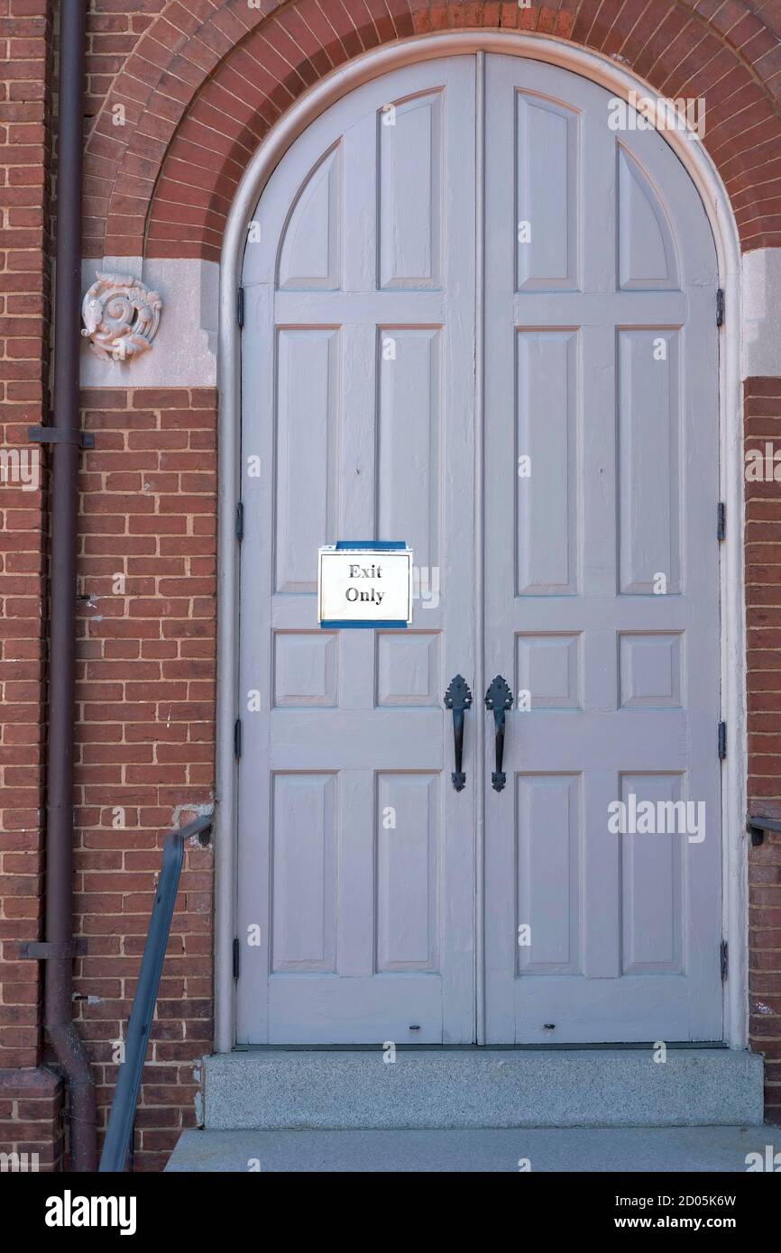 Emergency exit only sign hi-res stock photography and images - Alamy