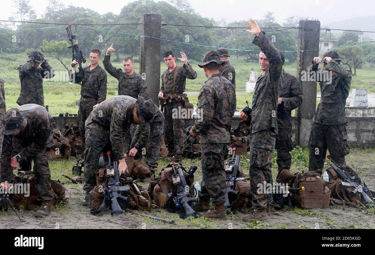 Cooperation afloat readiness training hi-res stock photography and ...