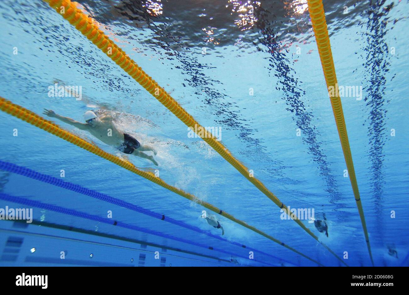 False start swimming hi-res stock photography and images - Alamy