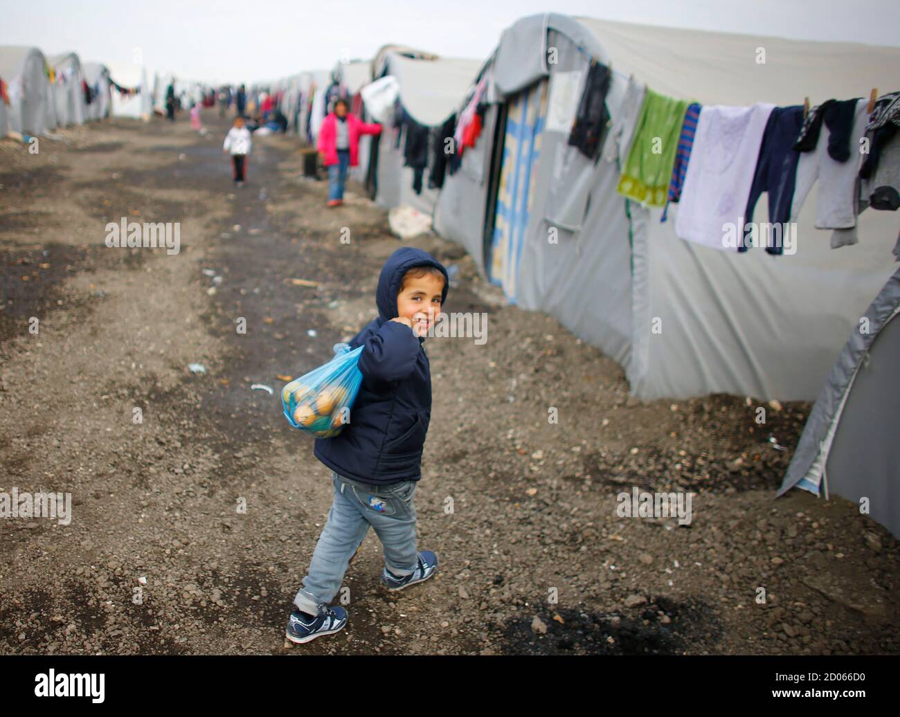 Kurdish refugee boy hi-res stock photography and images - Alamy