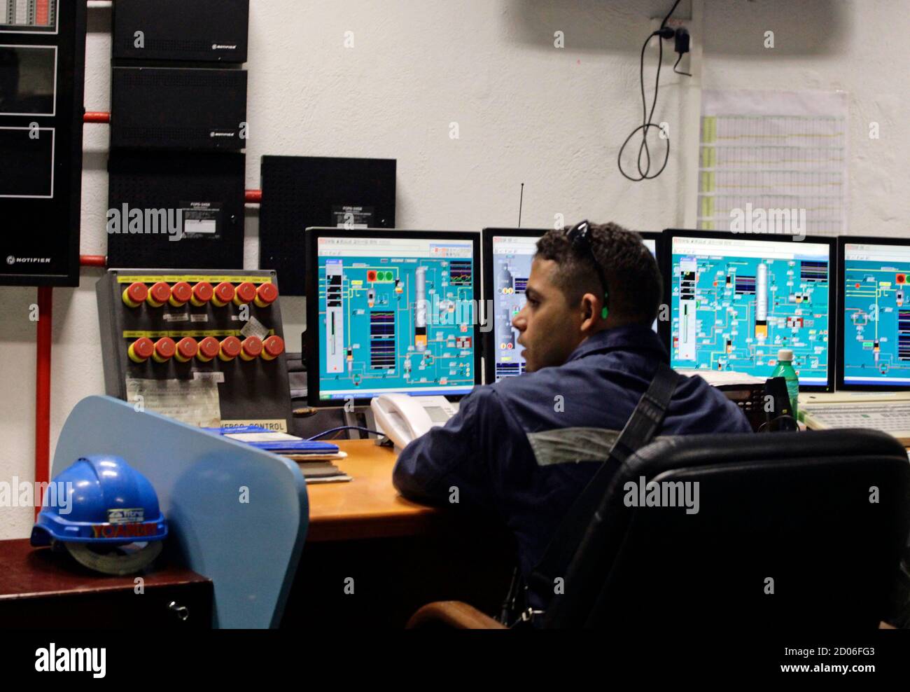 Oil Refinery Control Room High Resolution Stock Photography and Images ...