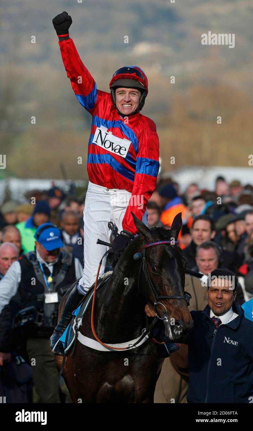 Sprinter sacre champion chase hi-res stock photography and images - Alamy